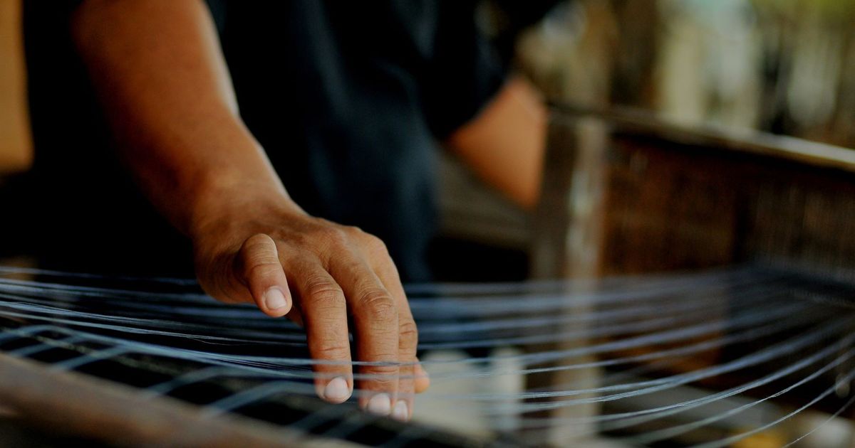 Visitbali - Endek Woven Fabrics, The Balinese Artwork With Historical ...