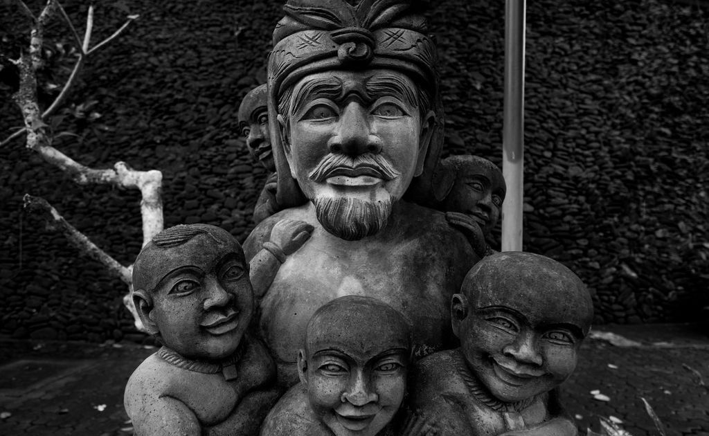 Visitbali - Story Behind The Big Baby Statue At Simpang Tiga Jalan Raya ...