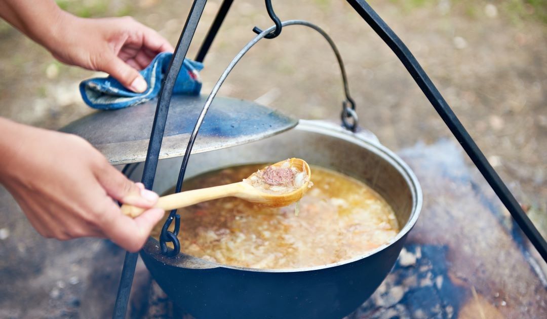 Visitbali - Stunning Warm Dishes During The Megibung Tradition In Bali