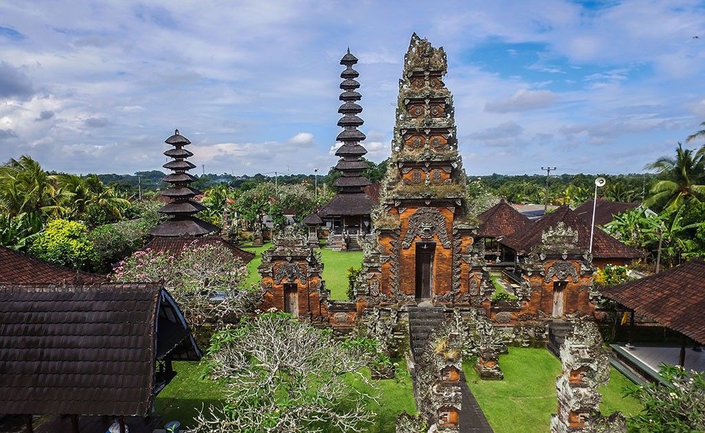 Visitbali - Bali Chronicles At Puseh Batuan Temple
