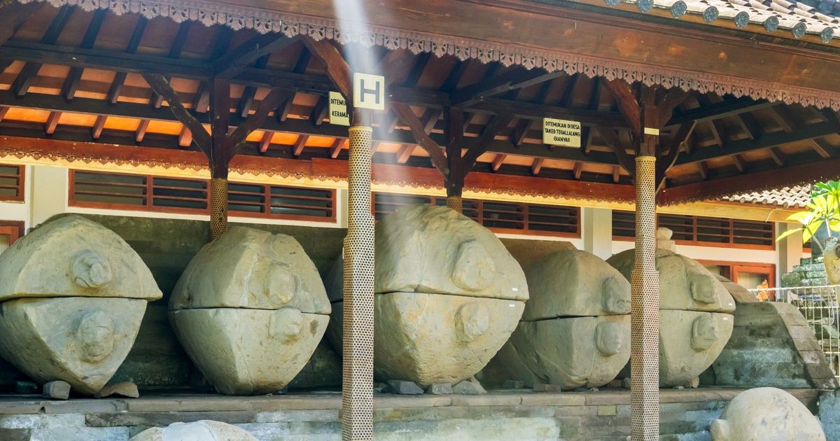 Visitbali - Take A Peek At The Archaeological Collection Of The Gedong ...