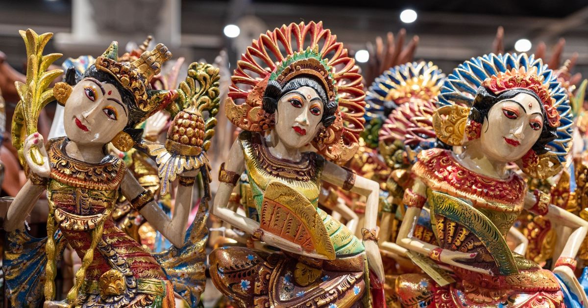 Visitbali - Humor-Themed Art Collection At The Pendet Museum